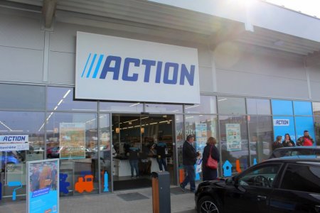 V OBRAZOCH: Otvorenie obchodu Action vo Zvolene pritiahlo davy ľudí